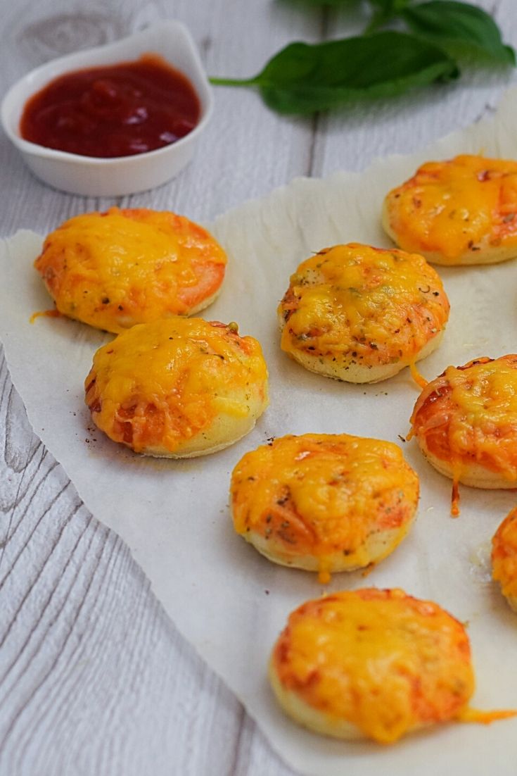 Mini Cheese Pizzas • Tamarind & Thyme